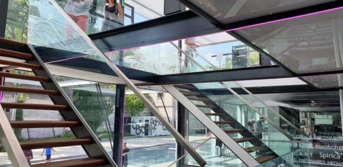 Visite de Fluctuart à Paris, le premier centre d’art urbain flottant au ...
